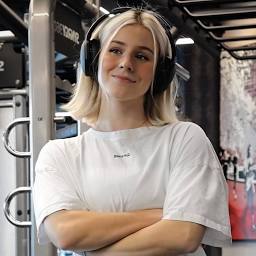 Annabel Lucinda Instagram and TikTok Influencer Media Kit - ViralMango